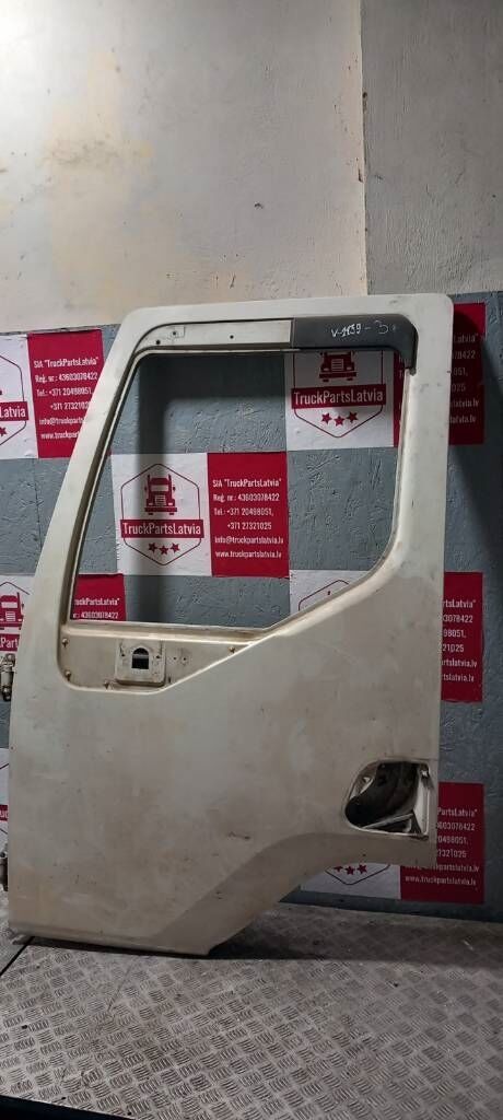 Kabina za Renault Midlum left door 5600464829 7420832499 tegljača