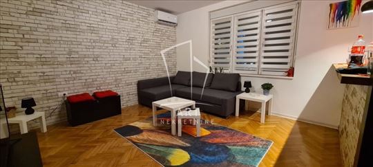 Odlična lokacija, u samom centru, renoviran ID#106