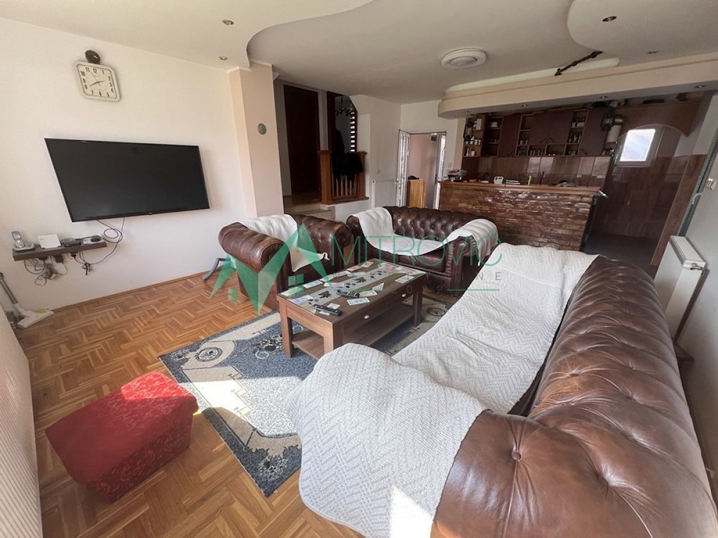 Novi Sad, Klisa - Spratna kuća na lepom placu od 500 m2