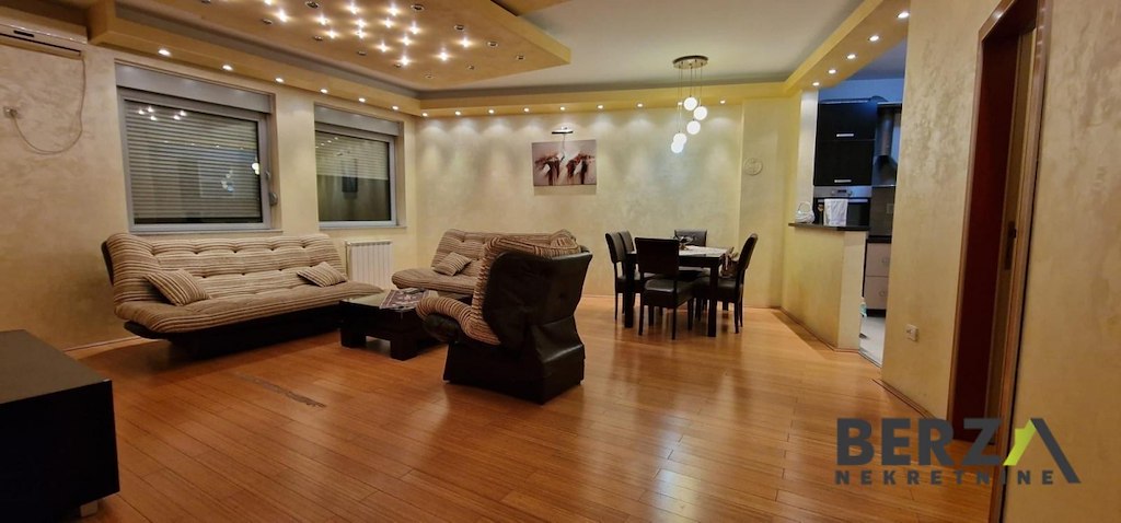 NAMEŠTEN ČETVOROSOBAN STAN SA GARAŽOM, PET FRIENDLY, CENTAR