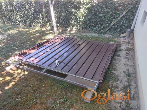 Metalna garažna vrata 220 x 220