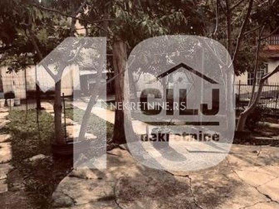 Kuća na Voždovcu, kod Jahorine 175m2, 3 stana, garaža, plac 3,5 ara ID#1428