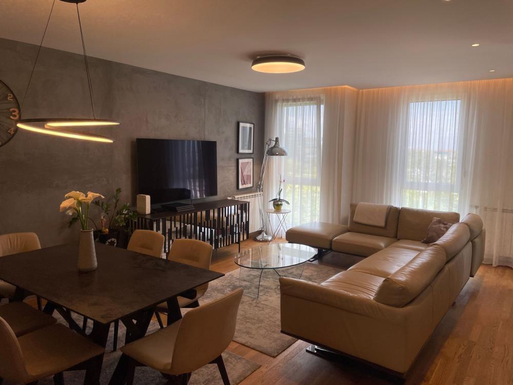 Četvorosoban stan na prodaju, 107m2, 299.000€