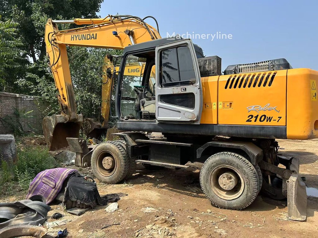 Hyundai 210W-7 bager točkaš