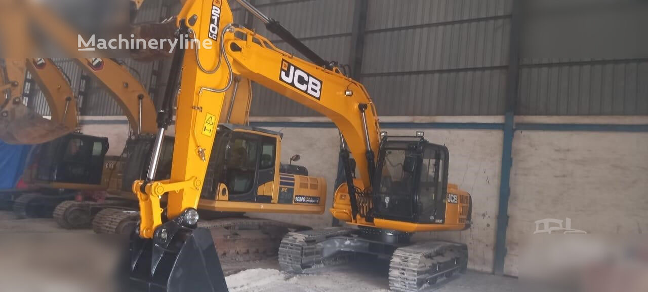 Novi JCB JS210 LC bager guseničar