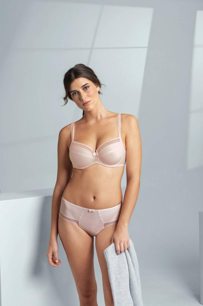 Rosa Faia model Emily 5201.598