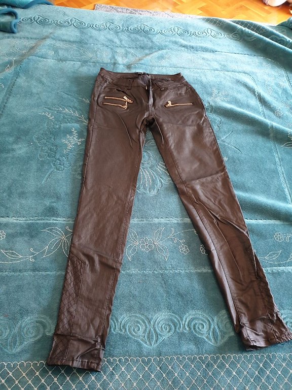 Svecane pantalone br.38