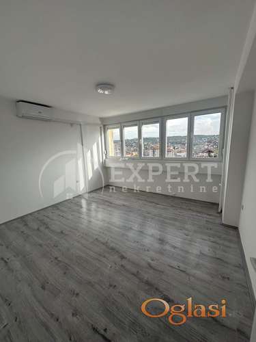 Izdaje se odličan, trosoban stan u centru Niša, 72m2