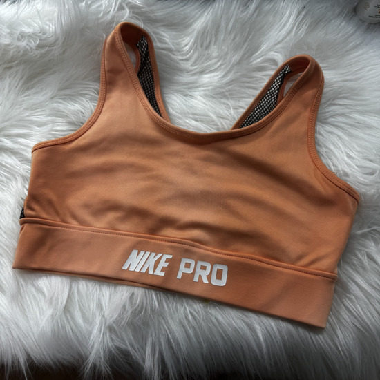 Nike top