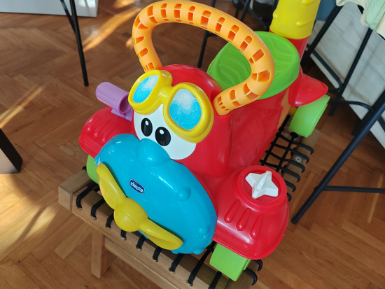 Chicco autic avion guralica