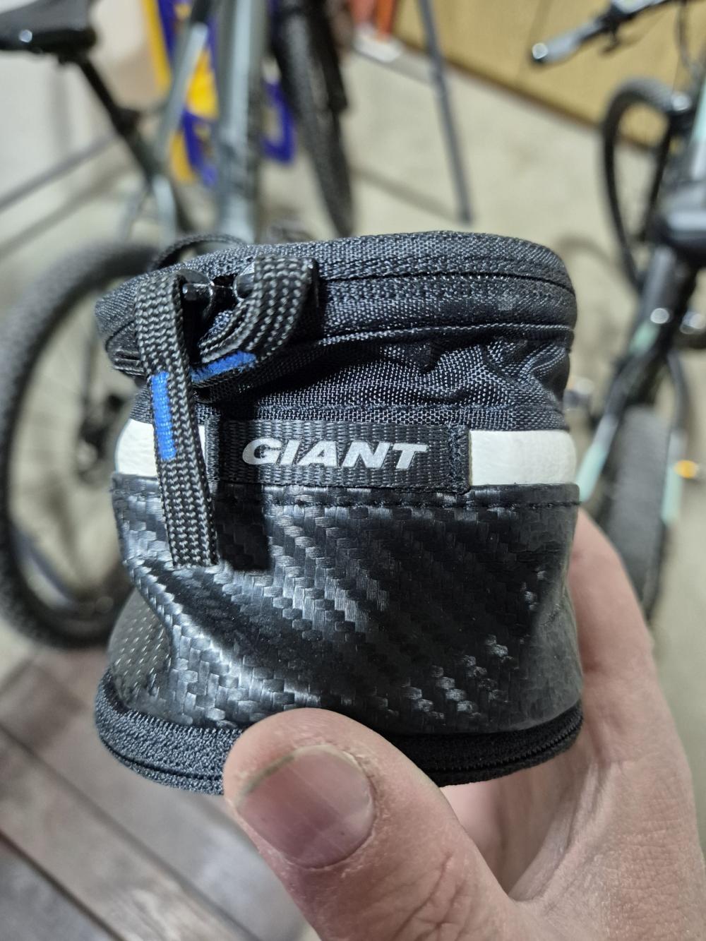 Giant torbica