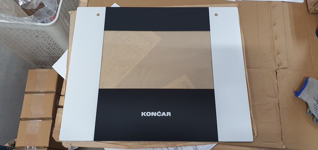 STAKLO VRATA RERNE ELEKTRICNOG SPORETA KONCAR 53,7 X 43,8 RAZMAK RUPE 39 CM MODEL SE56 BK CRNO BELO