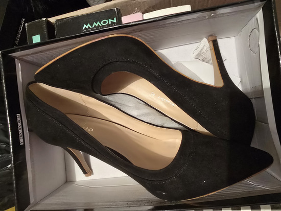 Nove crne antilop salonke