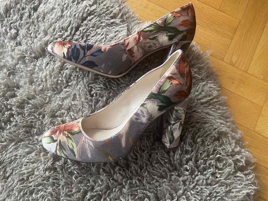 Nine West plišane 36,5 snižene