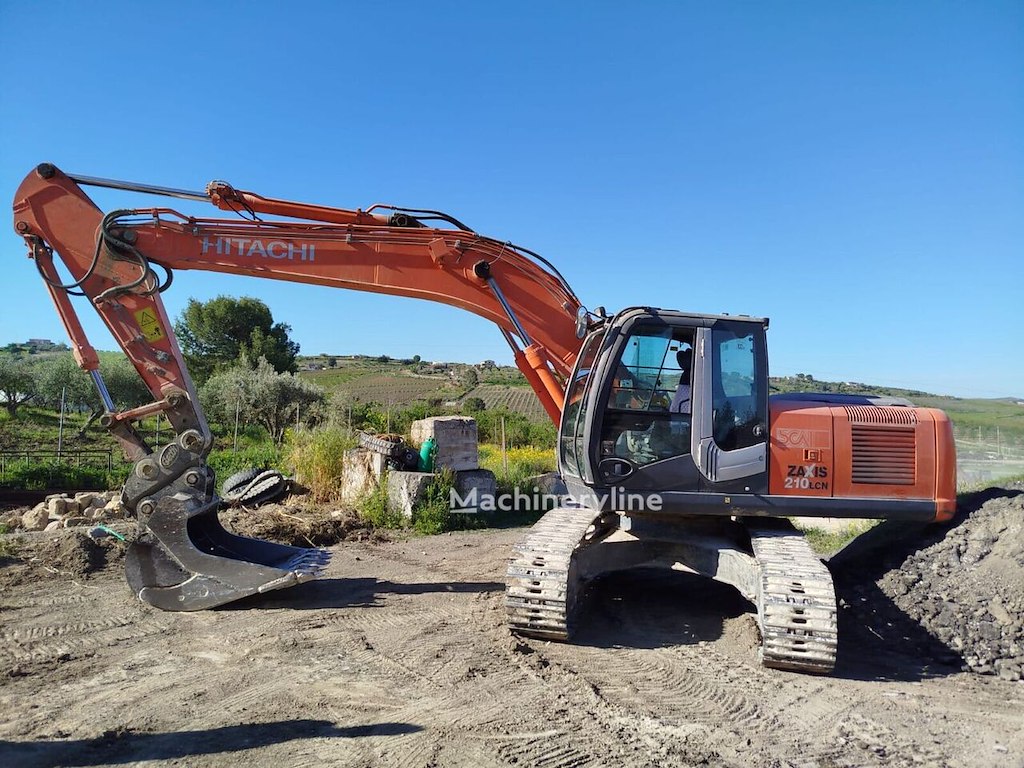 Hitachi ZX210LCN-3 bager guseničar