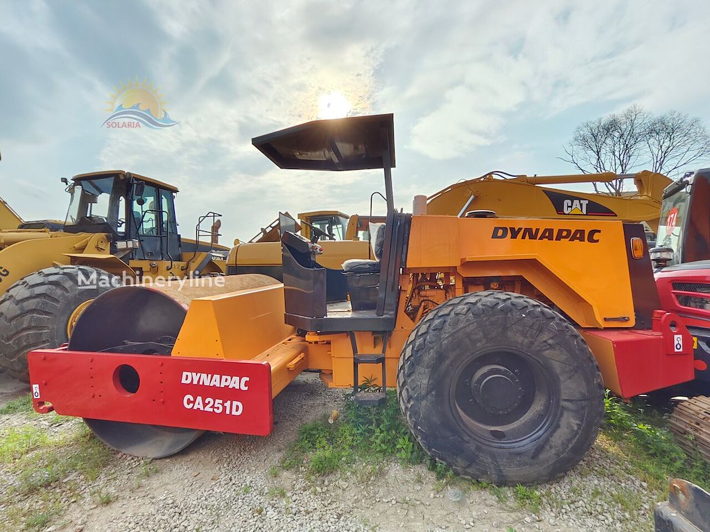 Dynapac CA251D valjak za asfalt