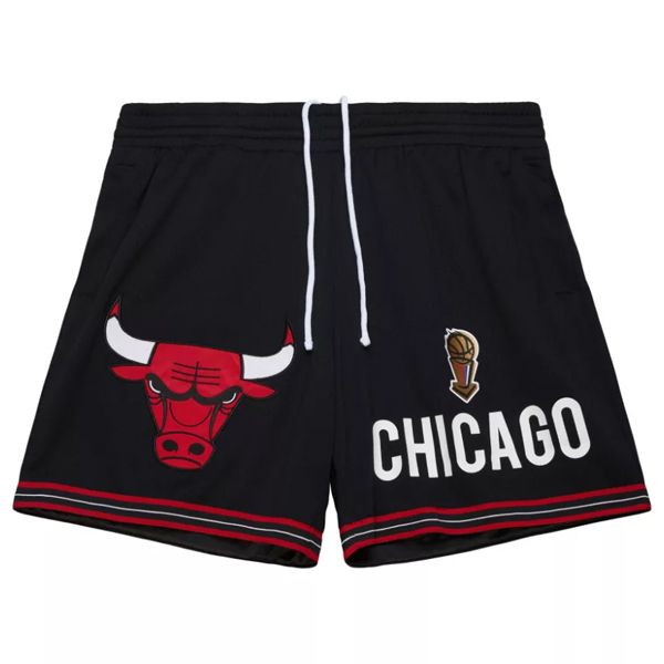 NBA TEAM ORIGINS 7IN VINTAGE LOGO CHICAGO BULLS MESH SHORTS 'BLACK'