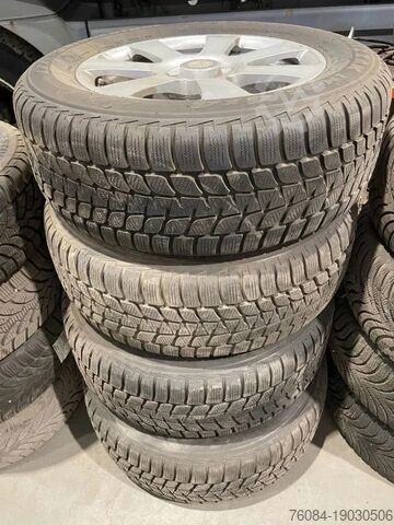 Točkovi sa setom guma
Bridgestone *Mercedes velgen 17 inch met Bridgestone banden...