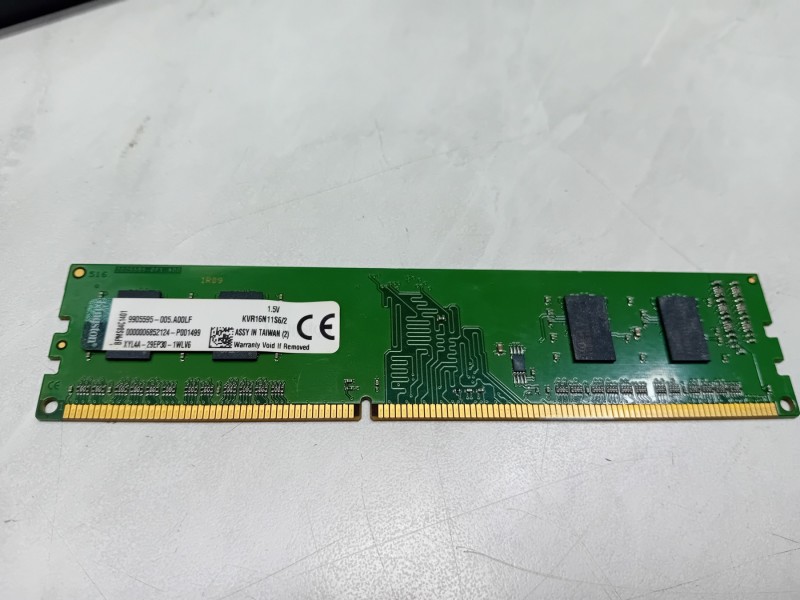 2gb ddr3 1600mhz kingston ispravna