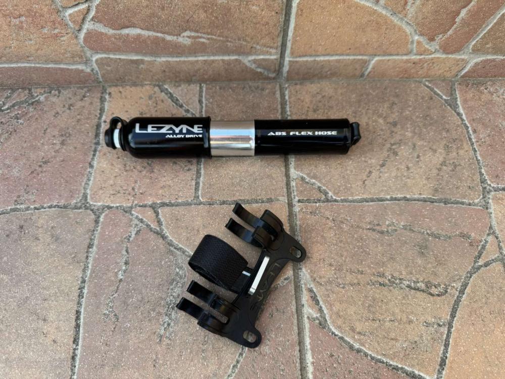 Lezyne ABS Flex Hose pumpa