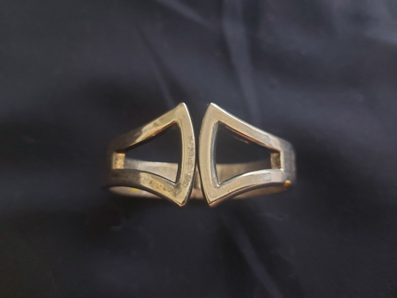 Metalna uvozna narukvica