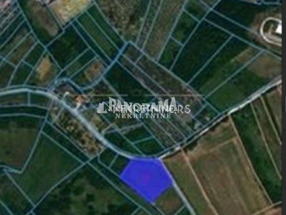 Plac-Mala Ivanča,42 ari,uknjižen ID#3101