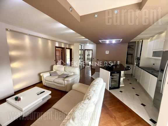 #48868, Izdavanje, Stan, PALATA PRAVDE, 1500 EUR