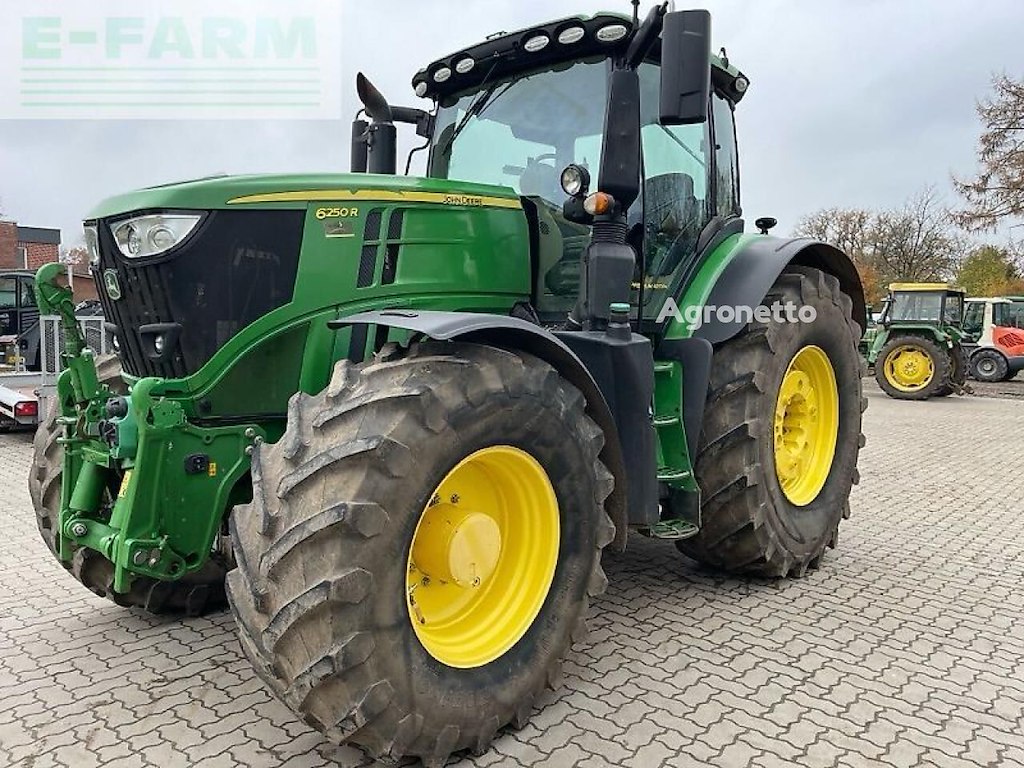 John Deere 6250r traktor točkaš