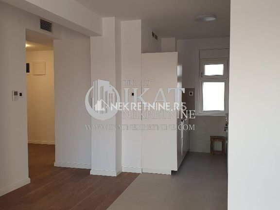 Vračar, Čuburski park 71m2 odlična lokacija ID#4095