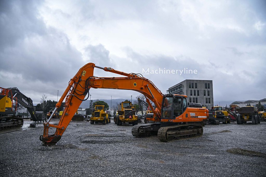 Doosan DX340LC bager guseničar