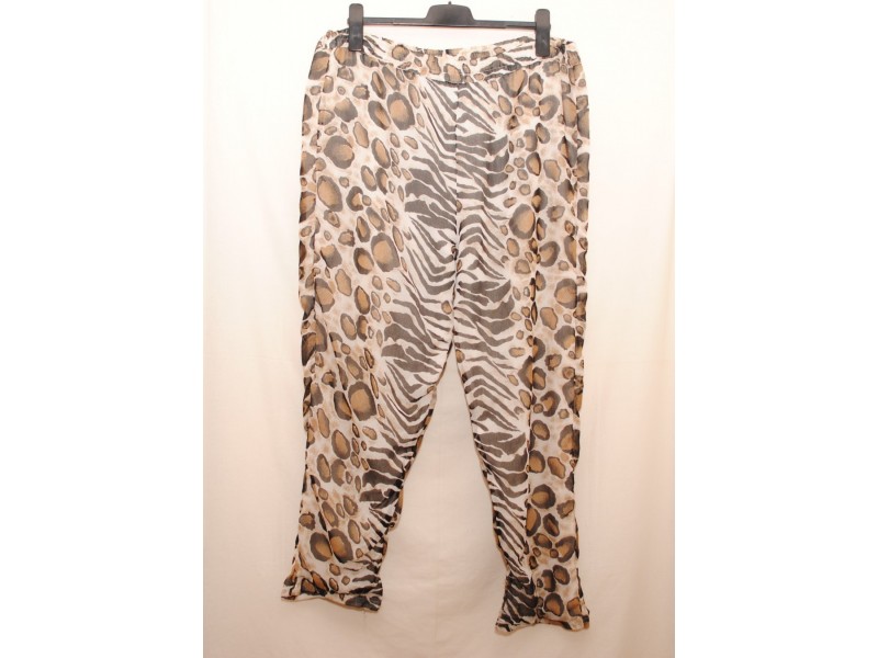Pantalone kao šalvare L