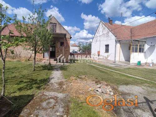 Dve kuće na parceli od 29a u Česteregu, Žitište ID#1421