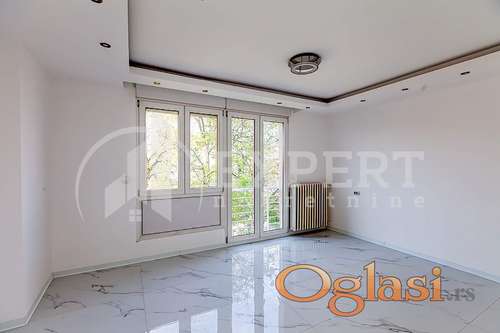 Izdaje se poslovni prostor u strogom centru grada, 51m2