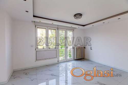 Izdaje se poslovni prostor u strogom centru grada, 51m2