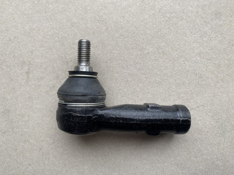 Ford Escort - Kraj spone levi - novo -