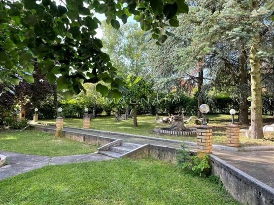 Kuća sa bazenom Lipovica - plac 16 ari ID#5050