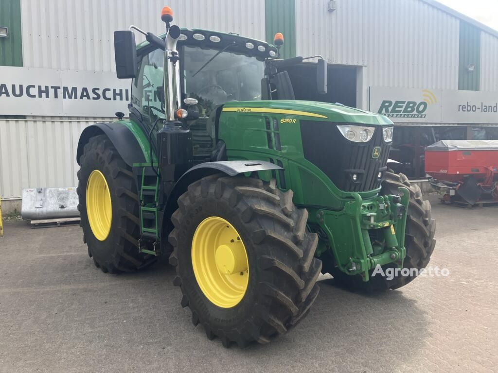 John Deere 6250R traktor točkaš