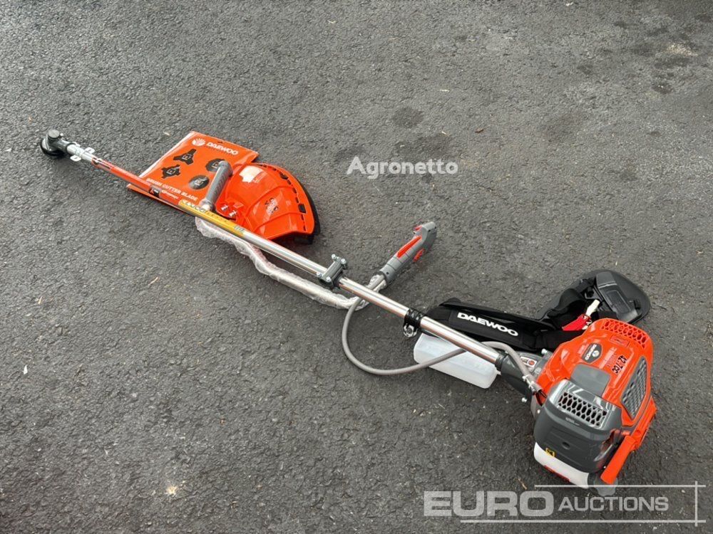 Prodaje se Daewoo DABC430 trimer za travu na aukciji
