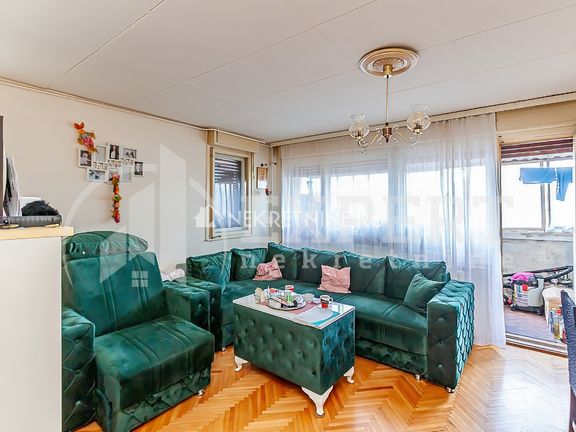 Dvoiposoban stan na Bulevaru Nemanjića