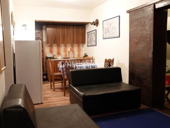 Klinički centar, uknjižen, odmah useljiv