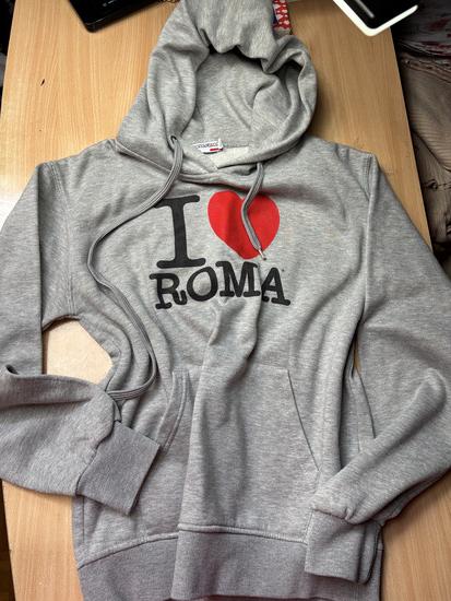 Italia Roma sivi duks s kapuljacom