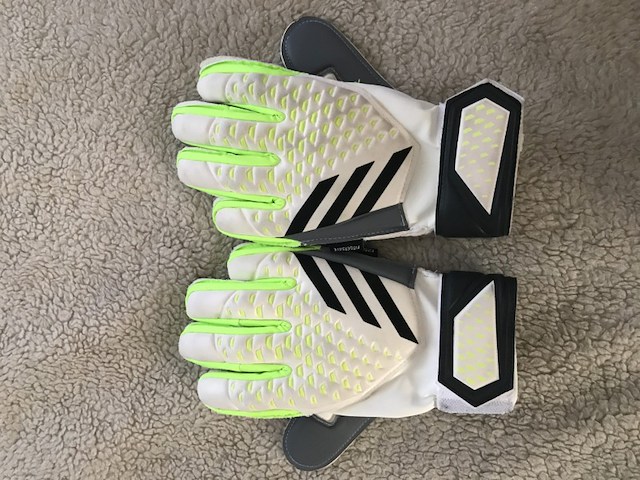 Adidas rukavice za golmane bele boje Predator br 5.5