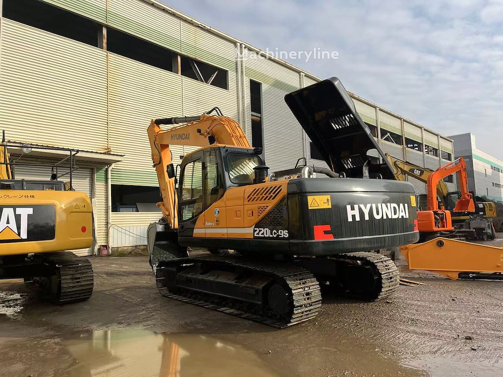 Hyundai R220LC-9S bager guseničar