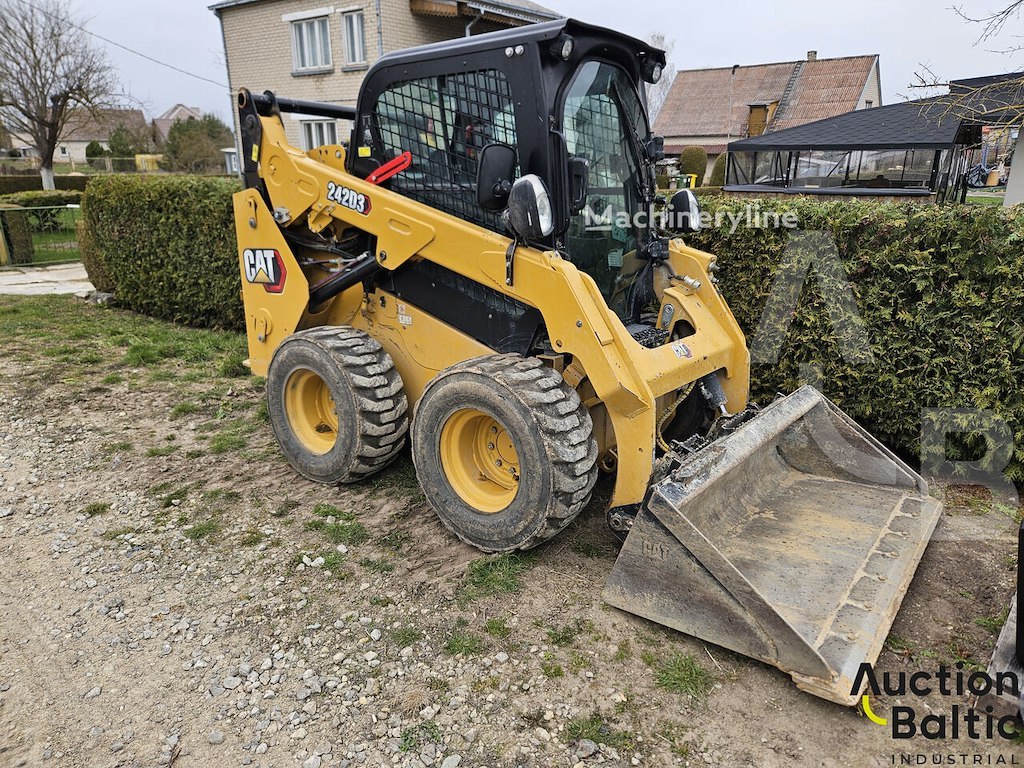 Prodaje se Caterpillar 242 D 3 mini utovarivač na aukciji