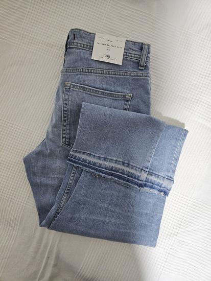 1600    Nove Zara farmerice Relaxed Slim 38 vel