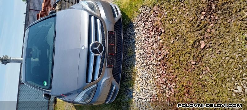 Mercedes B CDI Kompletan Auto U Delovima