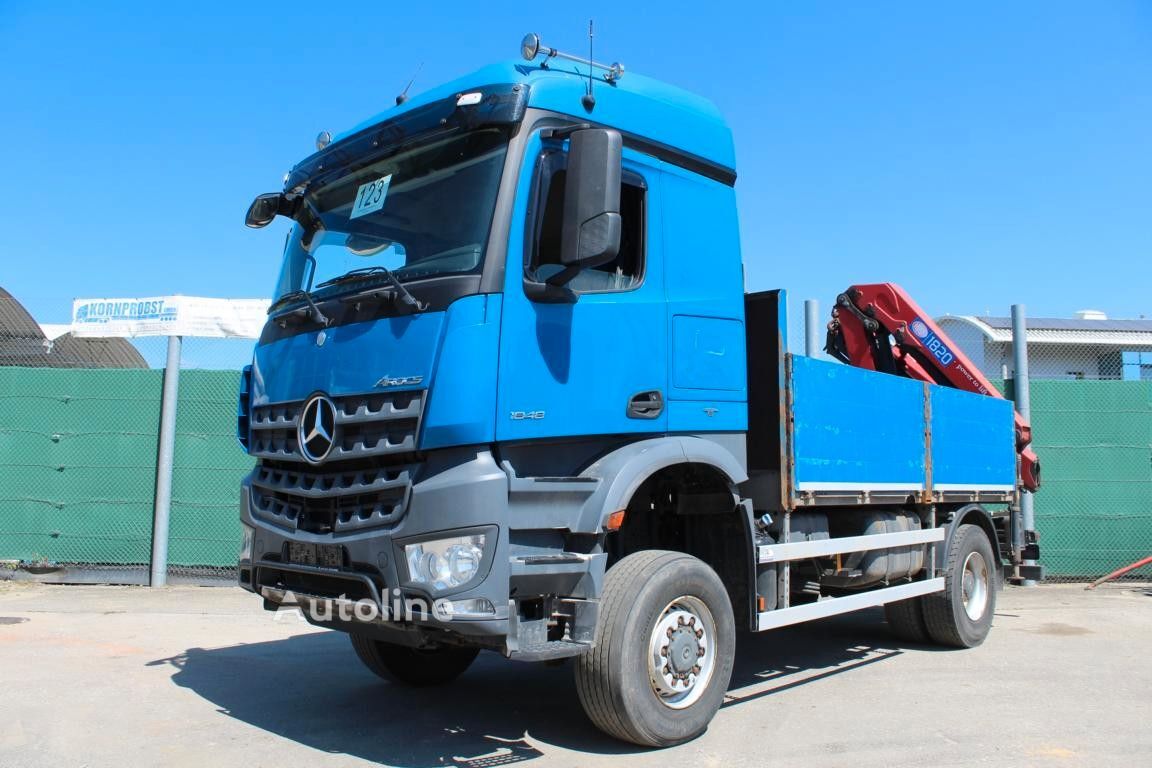 Mercedes-Benz 1848 4x4 Crane HMF 1820 kamion s ravnom platformom
