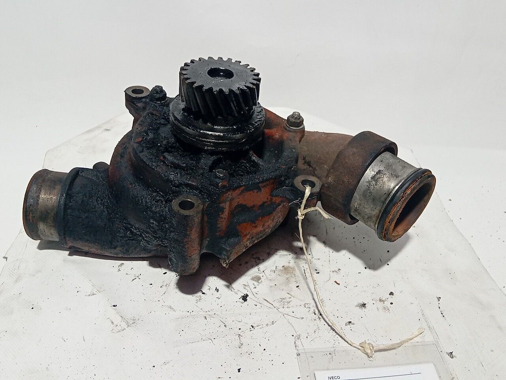 926616/82 pumpa za hlađenje motora za IVECO EuroCargo I-III | 91 - 15 kamiona