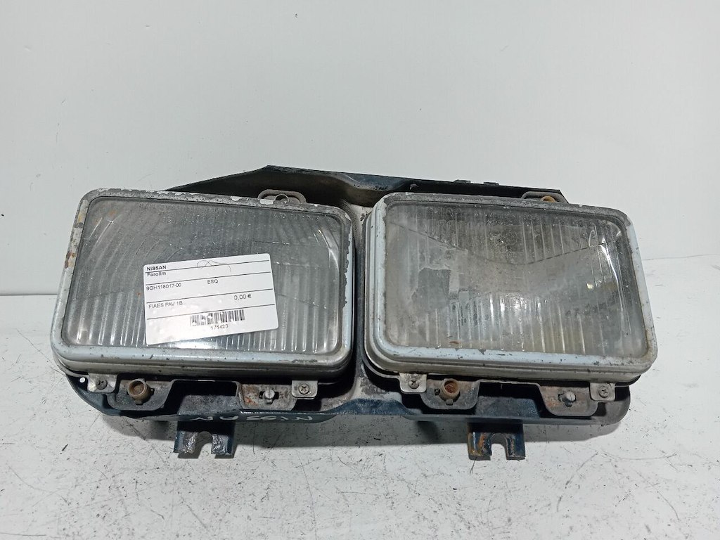 9GH118017-00,ESQ far za Nissan kamiona
