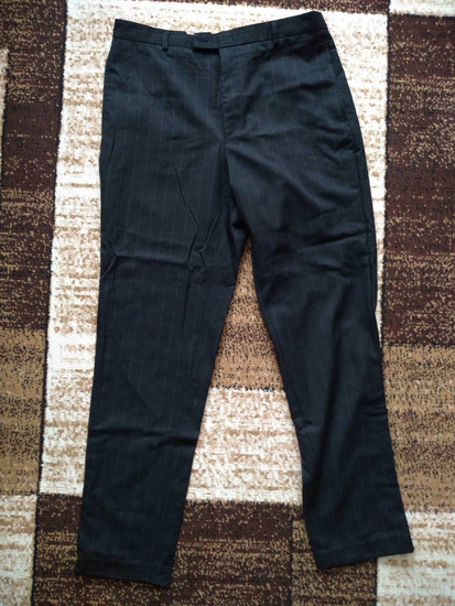 Crne muske pantalone sa prugama